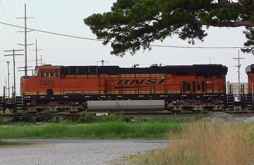 BNSF 7323